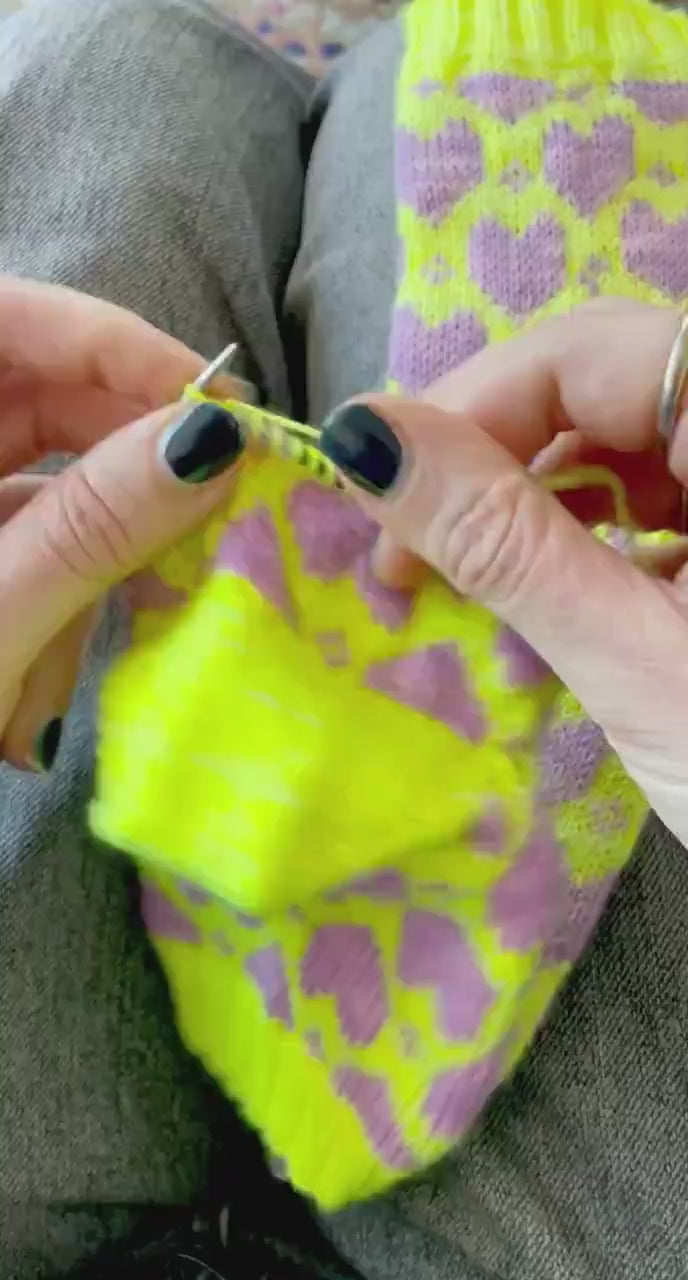 Cozy Foot Hugger Beginner Knitting Pattern – LetKnit